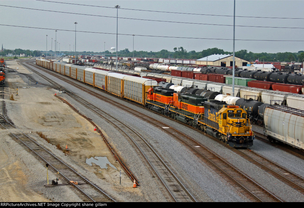 BNSF 1621 Brings the Hump set back to the Hump!!!